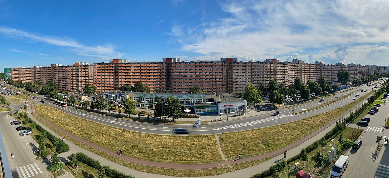 Najdlhší panelák na svete je v Poľsku | Cestovateľský blog